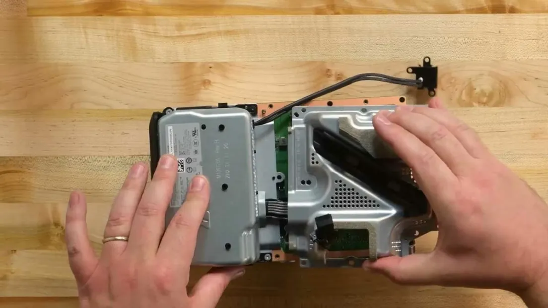 بررسی کالبدشکافی کنسول Xbox Series X مایکروسافت